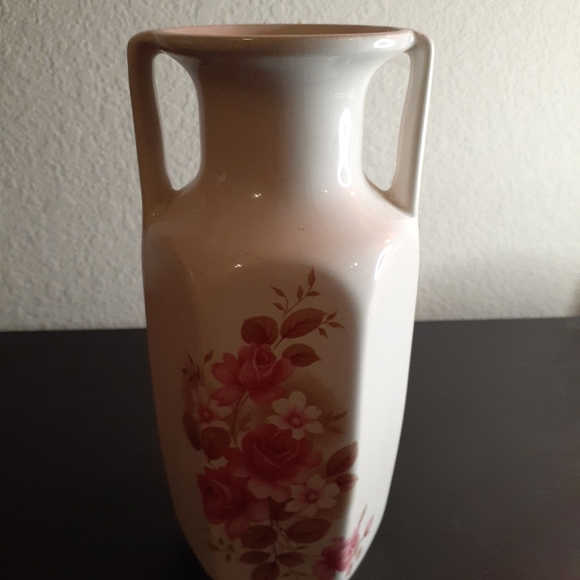 Kingston | Art | Exquisite Handpainted Marked Kingston Pottery Hull ...